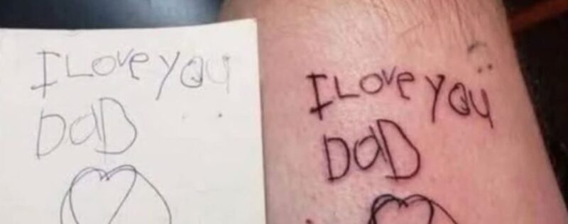 "En pappa tatuerar sin dotters sista teckning." - Bra Info