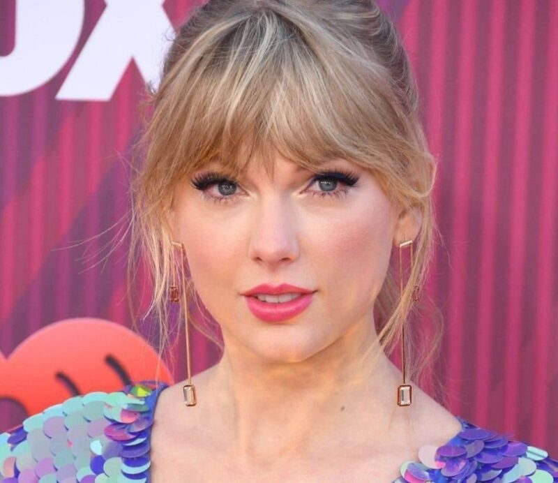 Taylor Swift uttryckte sin djupa sorg efter en tragisk knivattack under ...